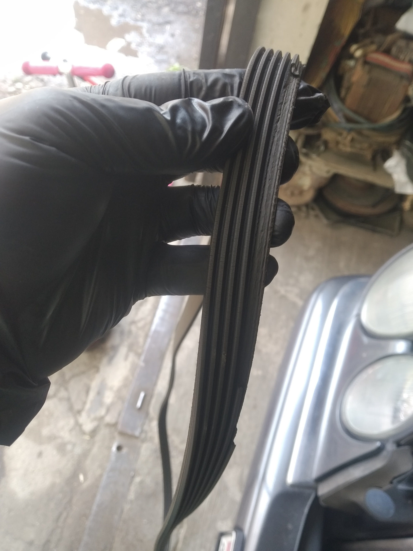 Новый ремень навесного оборудования — Mercedes-Benz E-Class (W210), 2,3 ...