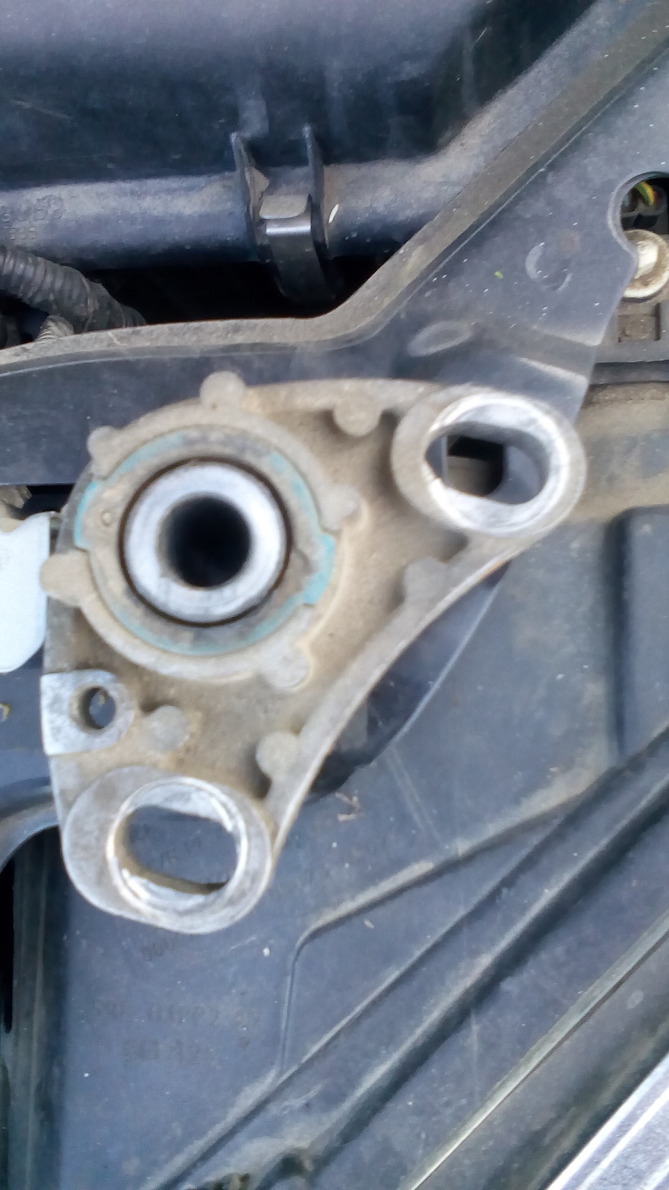 8666204 BRACKET. Volvo | Запчасти на DRIVE2