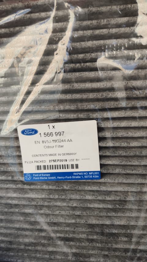 1566997 Фильтр вентиляции салона угольный / B-Max, Fiesta-VI 08~ Ford ...