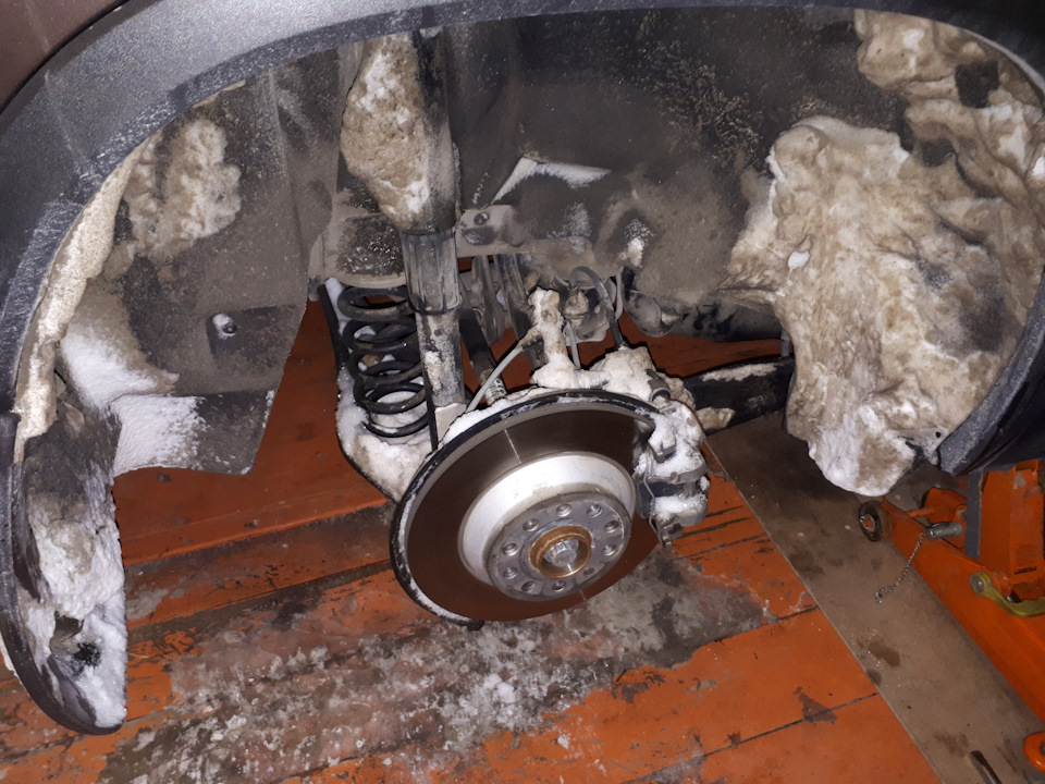 Замена задних колодок (Skoda Kodiaq) — Skoda Kodiaq (1G), 2 л, 2018 ...