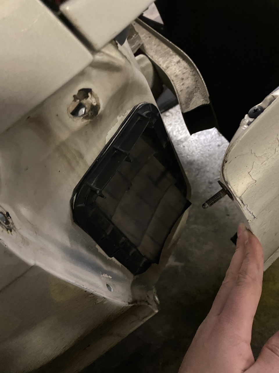 Мелочевки пост 2. Вентиляция, козырёк с подсветкой, заглушка зеркала ...