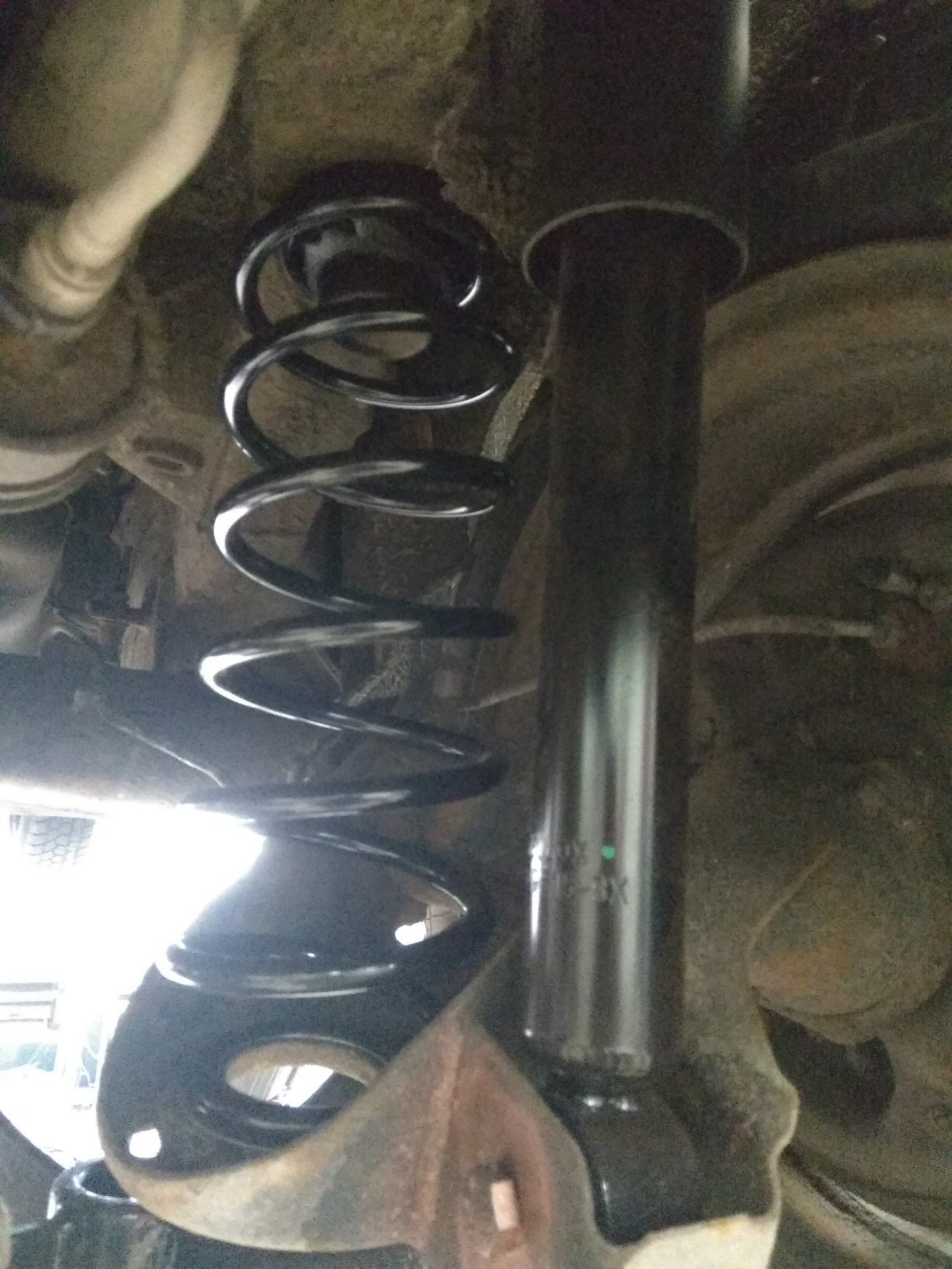 Задняя пружина сказала "прощай!" — Volkswagen Lupo, 1 л, 2001 года ...