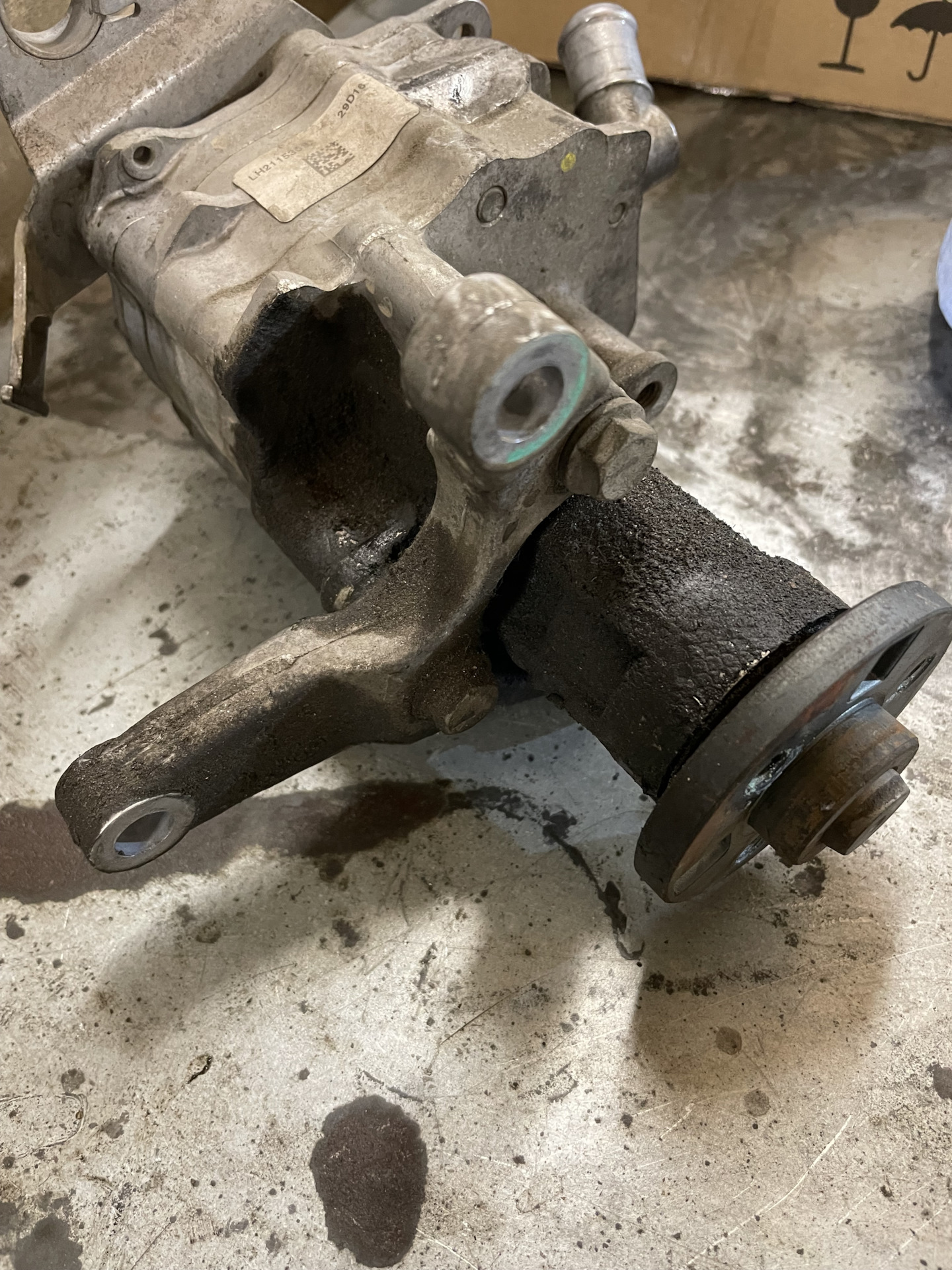 Замена насоса ГУР со всей сопуткой + ремень, ролики и натяжитель. — BMW ...