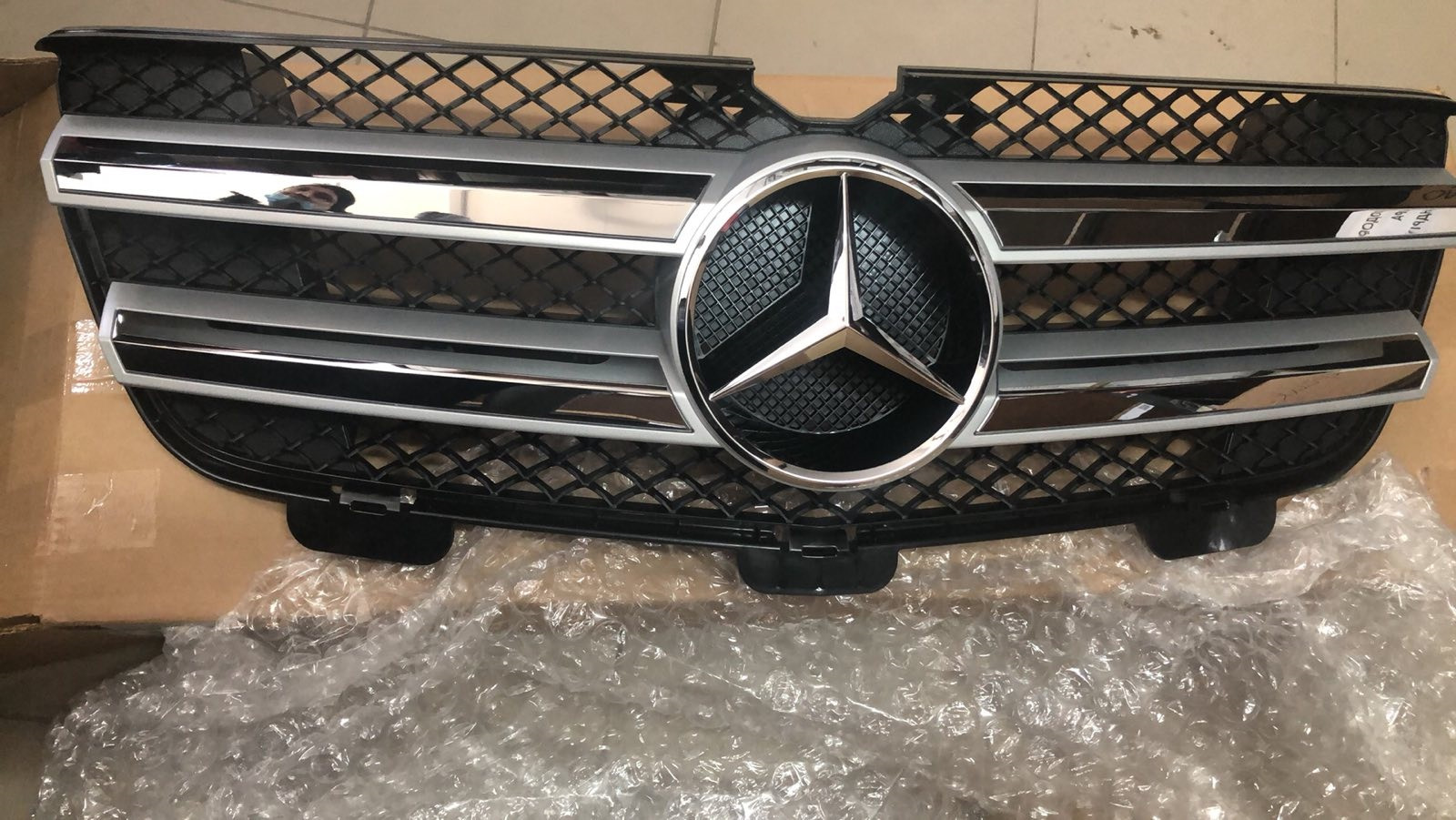 Новая решетка радиатора GLx164 A1648802785 — Mercedes-Benz GL-Class ...