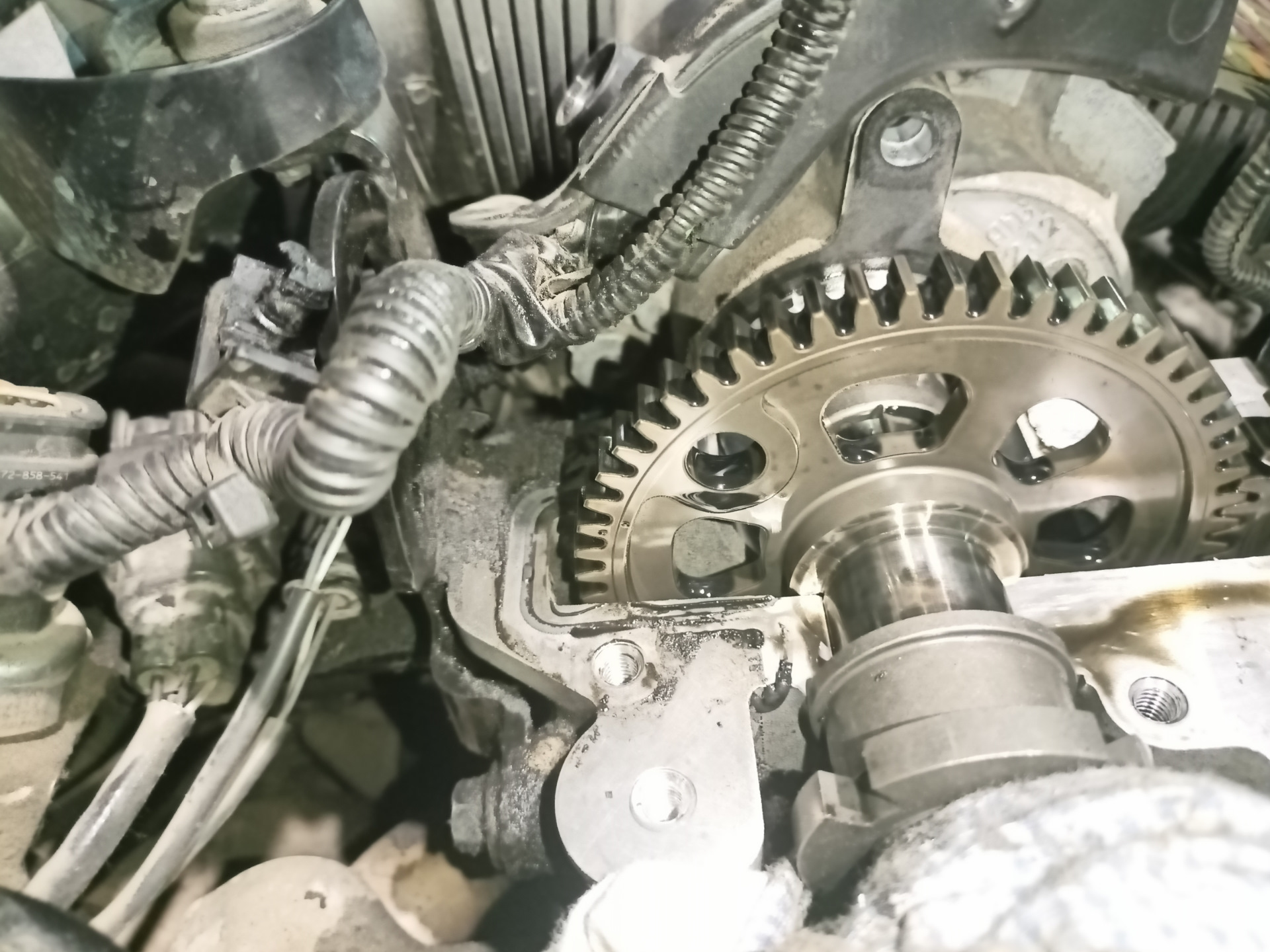 Замена клапанной крышки, чистка дросселя — Volvo XC90 (2G), 2 л, 2016 ...