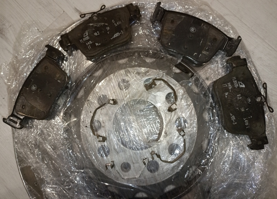 Передние и задние колодки Volkswagen под тормоза 356/310мм на ...