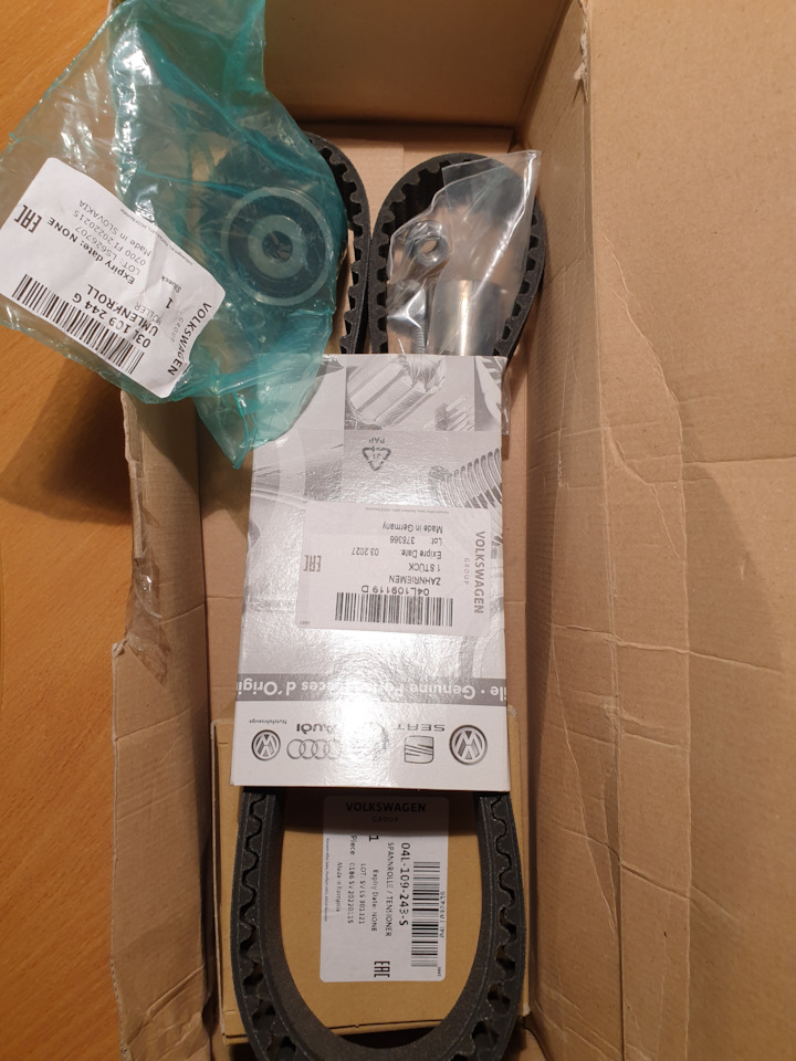 Оригинальный ремкомплект грм VAG 04L198119K на Volkswagen Golf Mk7 ...
