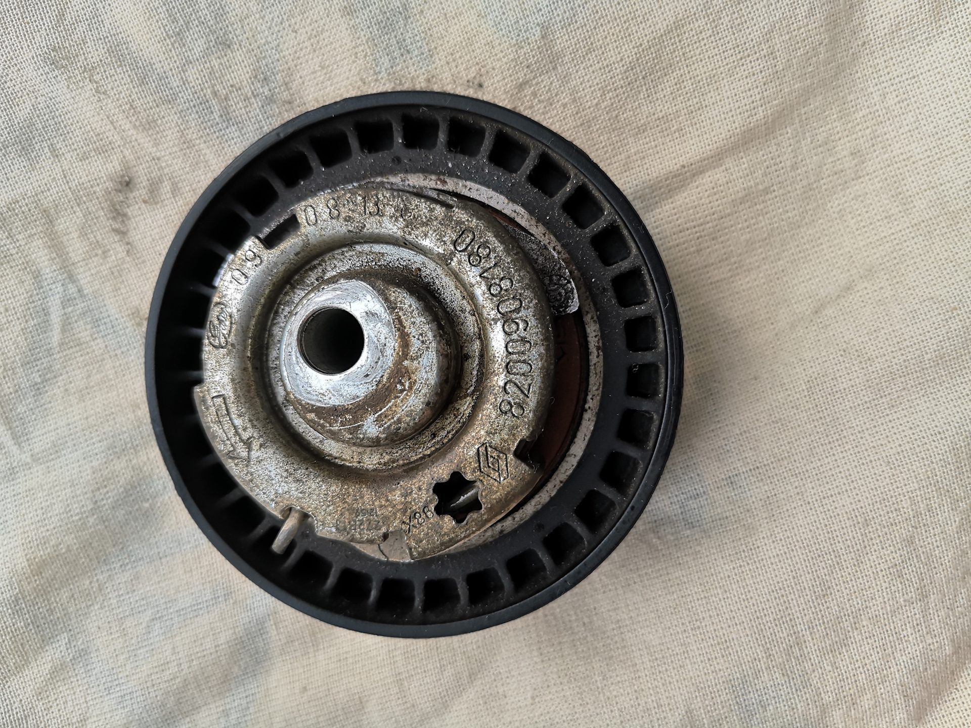 При замене натяжного ролика ГРМ выбрал поставщика Renault — Renault ...