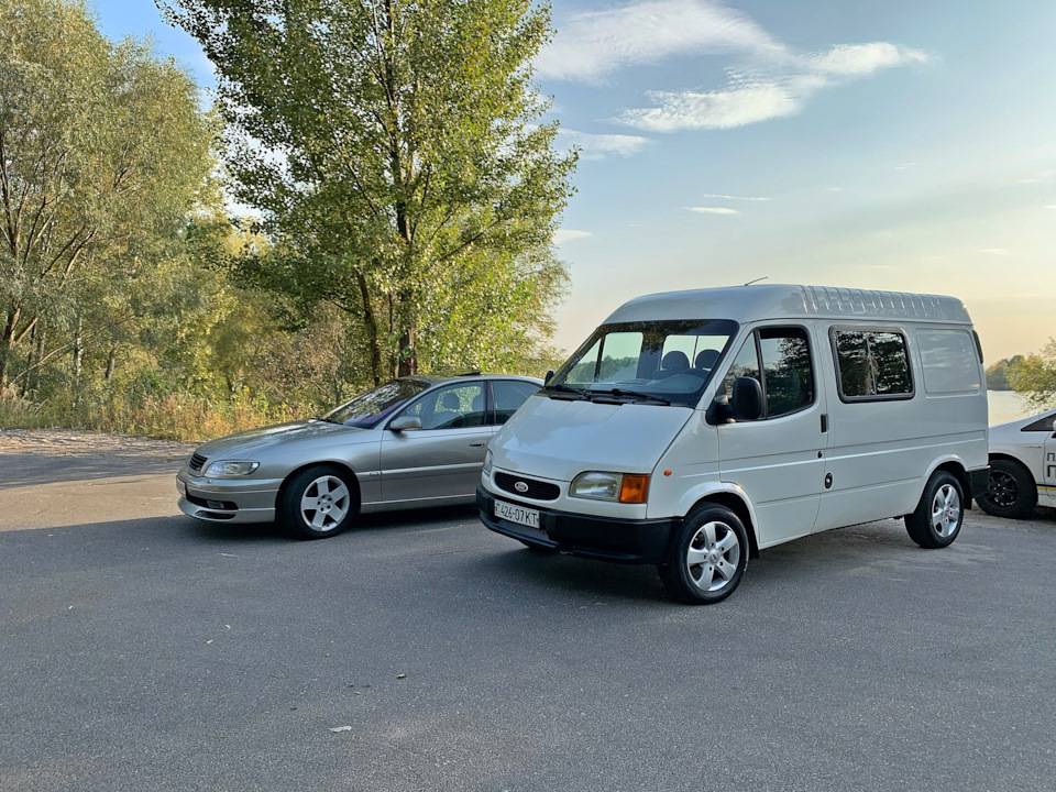 Фото Ford Transit и Opel Omega B — Ford Transit (5G), 2 л, 1997 года ...