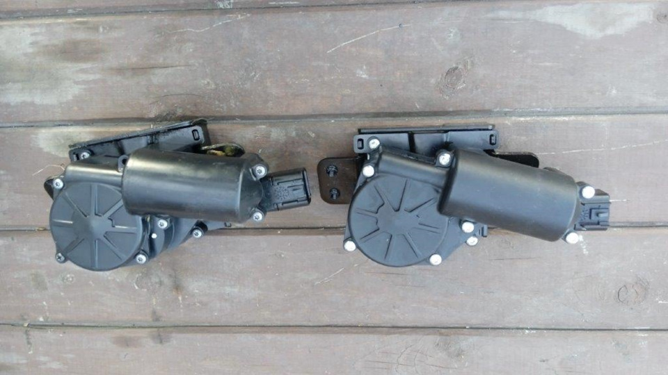 Замена замка двери багажника 13503467 — Cadillac SRX (2G), 3 л, 2011 ...