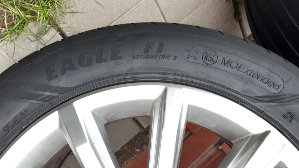 Шины летние Goodyear 225/55 R17, литые диски VAG 7Jx17 ET40 5x112 на ...