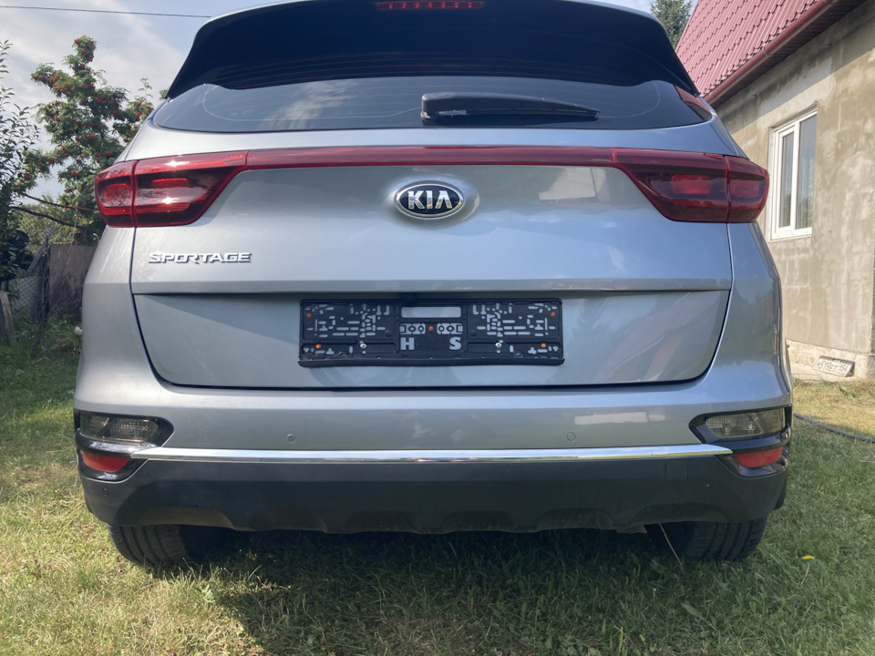 Задняя номерная рамка Helmut Seitz Klipp 5 — KIA Sportage (4G), 2 л, 2021 года | аксессуары | DRIVE2