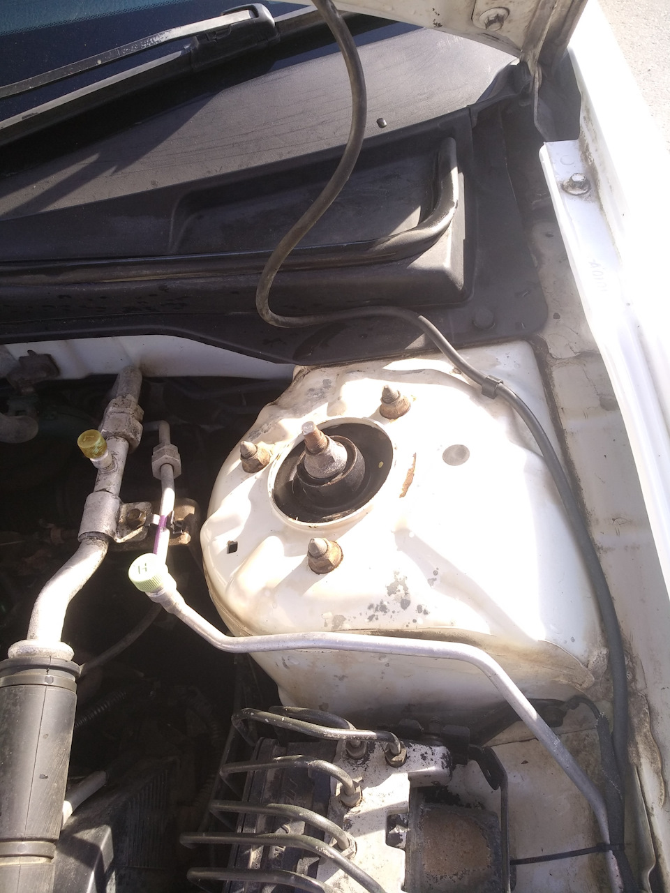 8D0955987 Форсунка омыв лобового стекла / AUDI 80,90,100,200, V8, A-4/6 ...