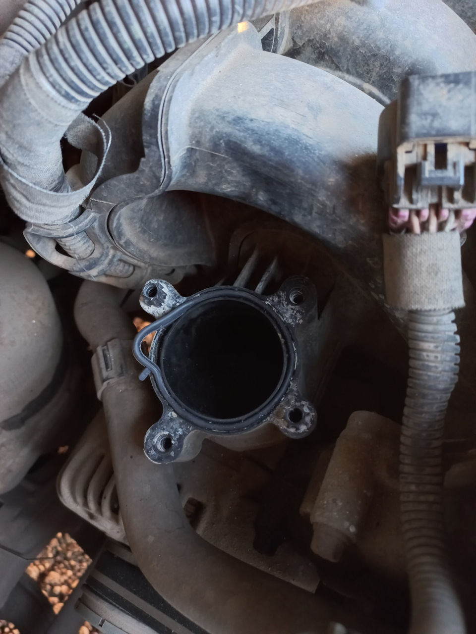 Чистка дросселя — Opel Meriva (B), 1,4 л, 2012 года | плановое ТО | DRIVE2