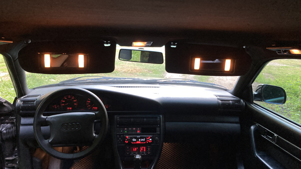 Потолочные ручки и козырьки с подсветкой — Audi A6 Avant (C4), 2,6 л ...