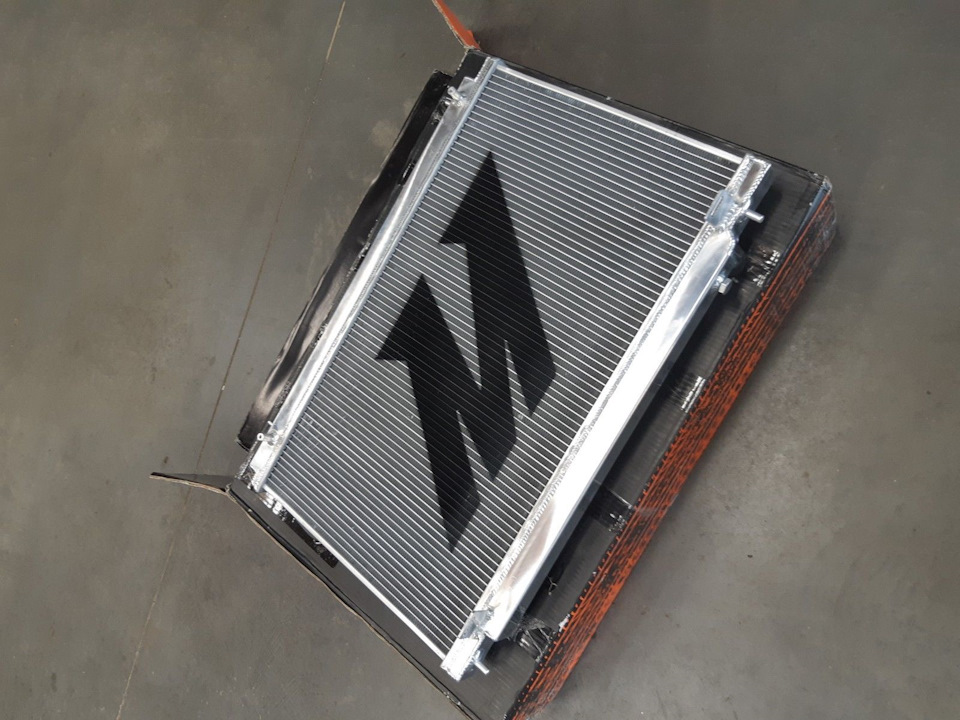 Mishimoto Radiator — Nissan 350Z, 3,5 л, 2005 года | тюнинг | DRIVE2