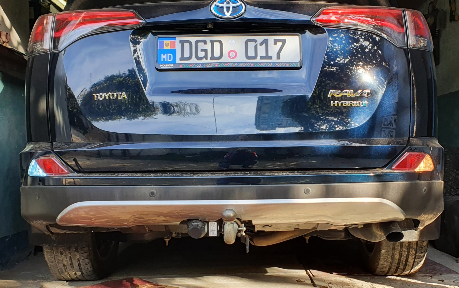 Поменял лампы задний ход на ЛЕД. — Toyota RAV4 Hybrid (4G), 2,5 л, 2017 ...