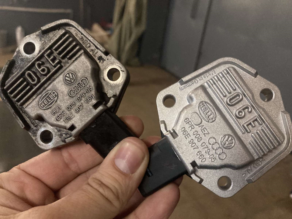 Датчик уровня и температуры масла VAG 06E 907 660 — Volkswagen Touareg ...