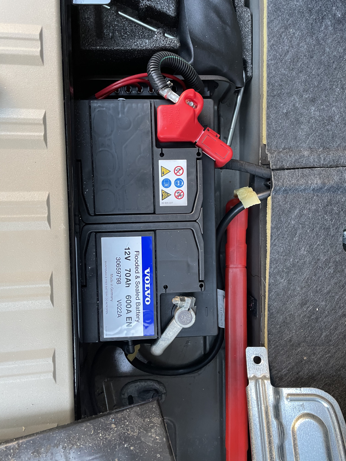 Новый оригинальный акб большей емкости-90 а/ч — Volvo XC90 (1G), 2,5 л ...