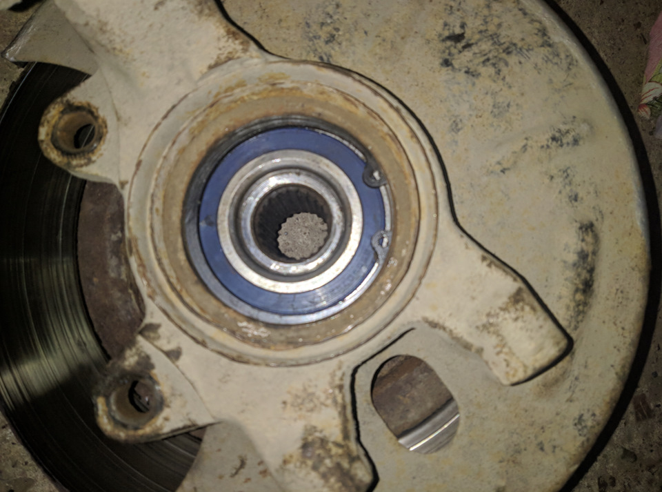 Замена наружних гранат и ступичного подшипника. — Lada 21099, 1,5 л ...