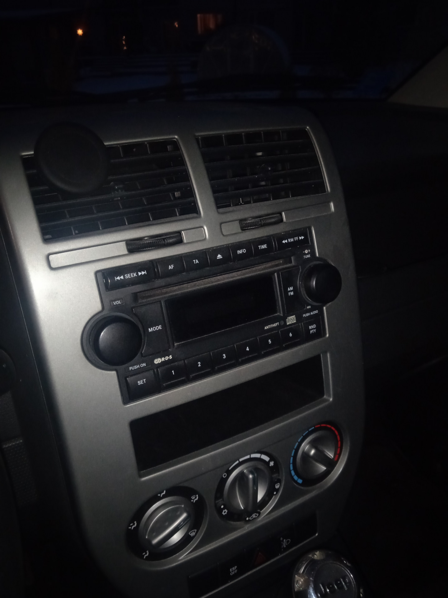 Мультимедиа — Jeep Compass (1G), 2,4 л, 2007 года | автозвук | DRIVE2