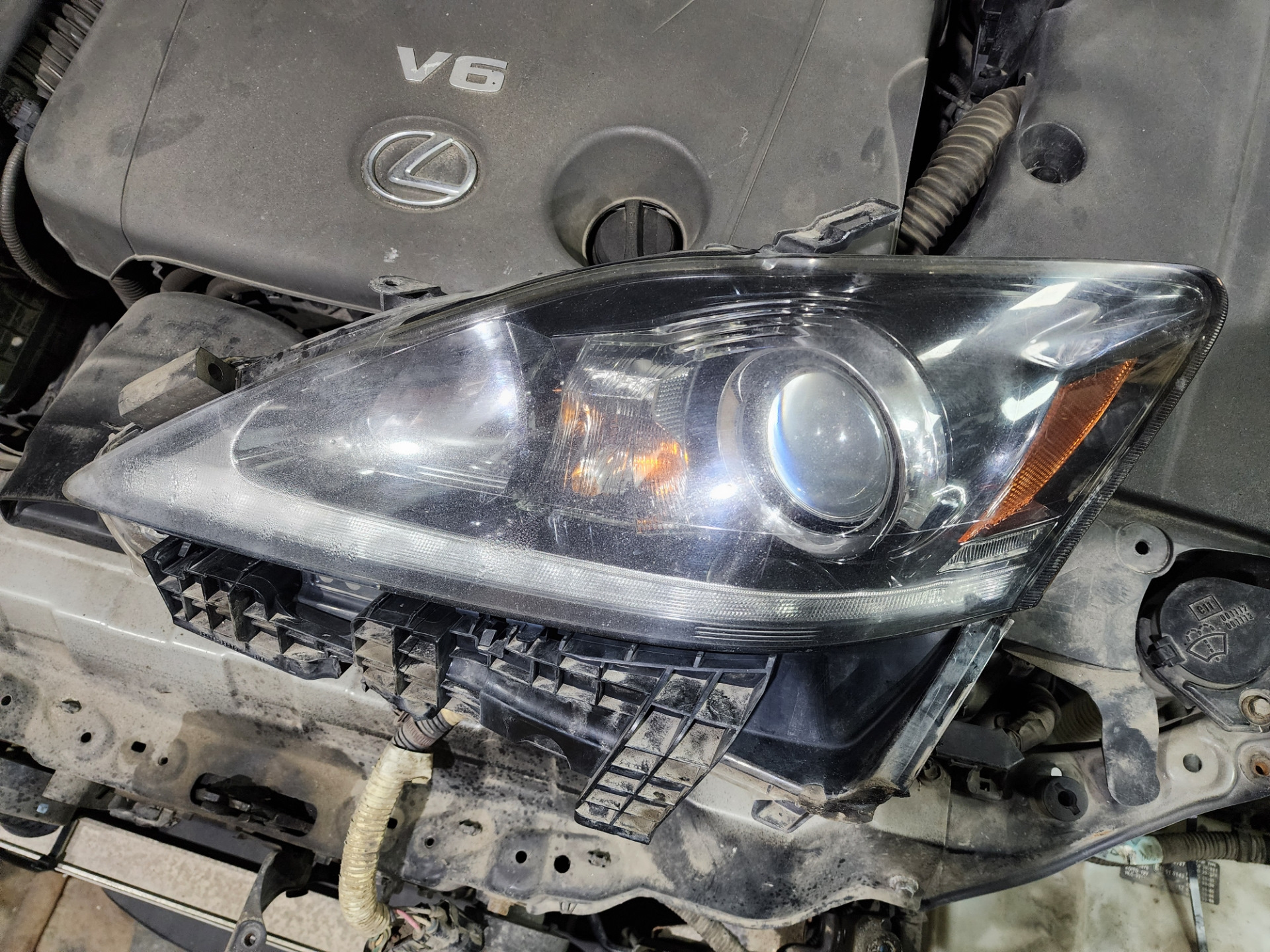 Реставрация стёкол и установка bi-led lexus is — DRIVE2