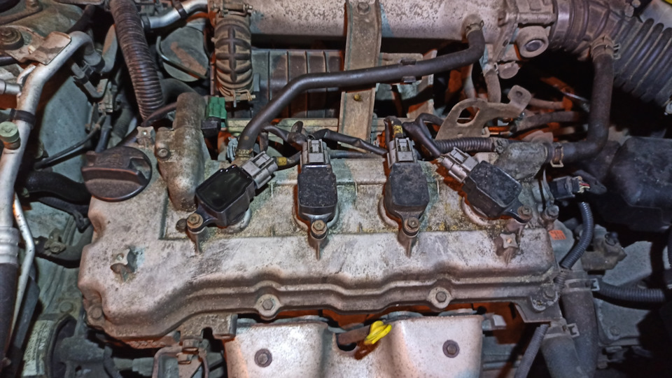 Замена катушки зажигания — Nissan Almera Classic (B10), 1,6 л, 2007 ...