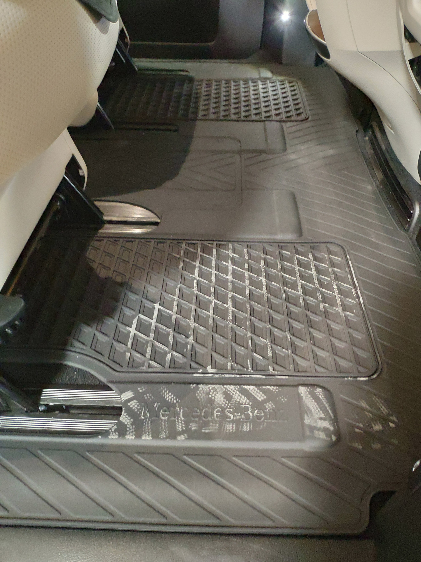 Ковры в салон — Mercedes-Benz V-Class (W447), 2,1 л, 2018 года ...