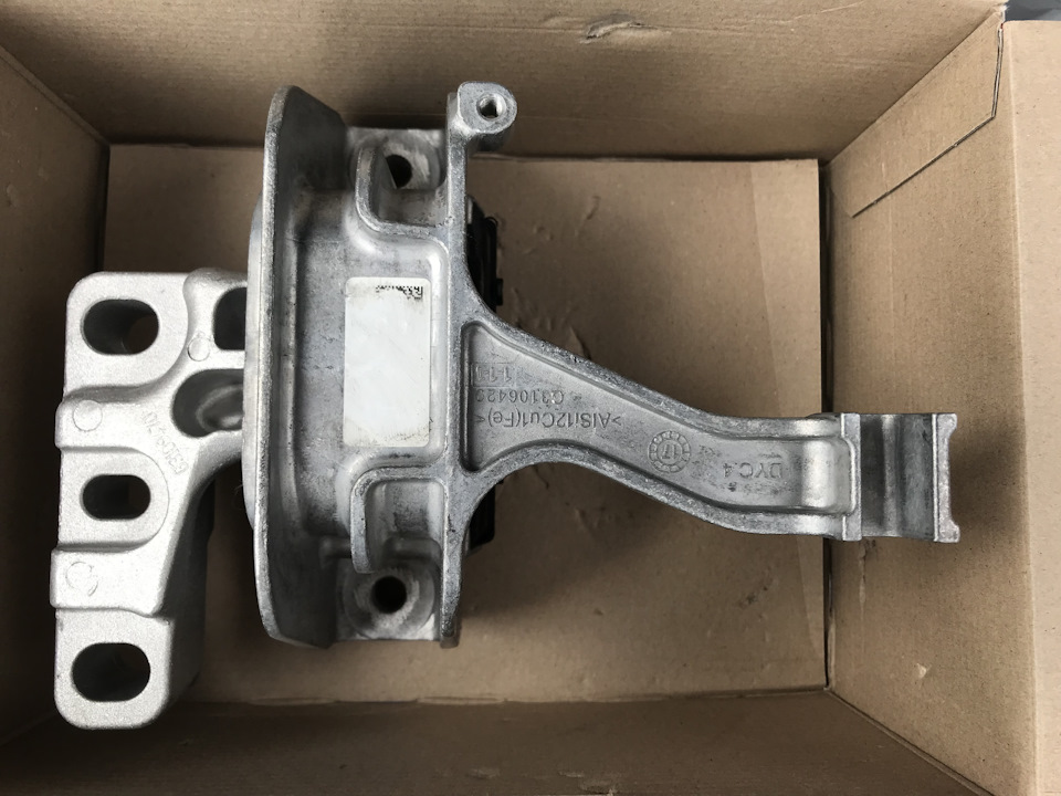 Двигатель CJSA — Опора Двигателя — 148450 км. — Skoda Octavia A7 Mk3, 1 ...