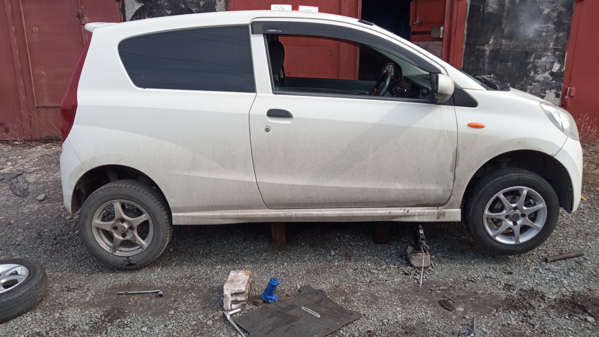 Смена обуви на летнюю) — Daihatsu Mira (L275/L285), 0,7 л, 2010 года | колёсные диски | DRIVE2