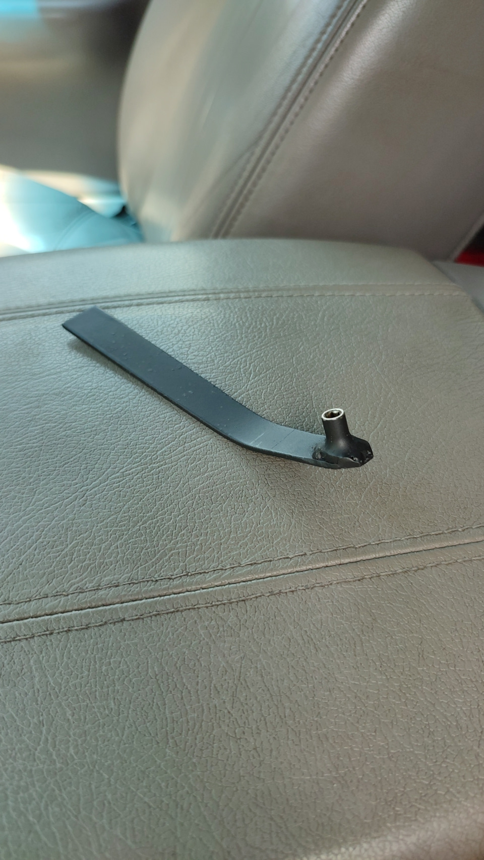 Ключ для регулировки фар — Ford Expedition (1G), 5,4 л, 2000 года ...