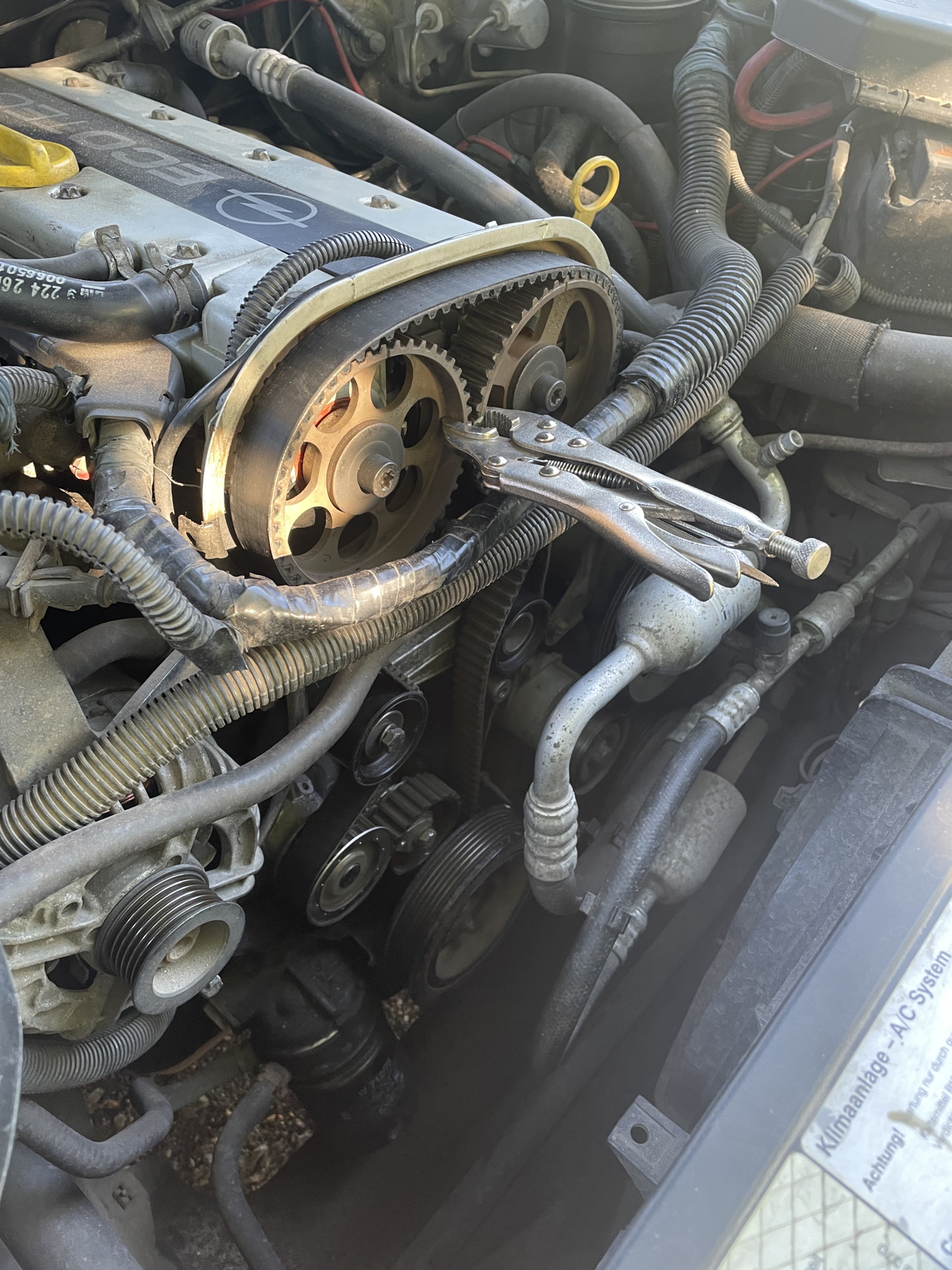 Замена обводных роликов ГРМ! — Opel Omega B, 2,2 л, 2003 года ...