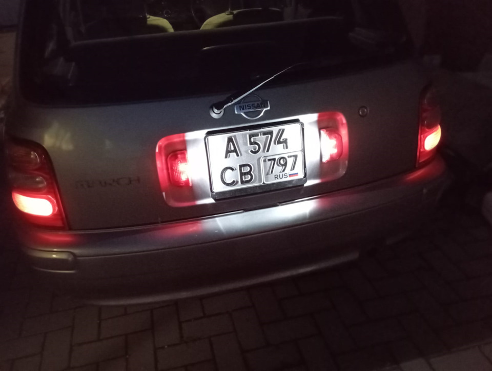 Подсветка заднего номера. — Nissan March (K11), 1 л, 2001 года | тюнинг ...
