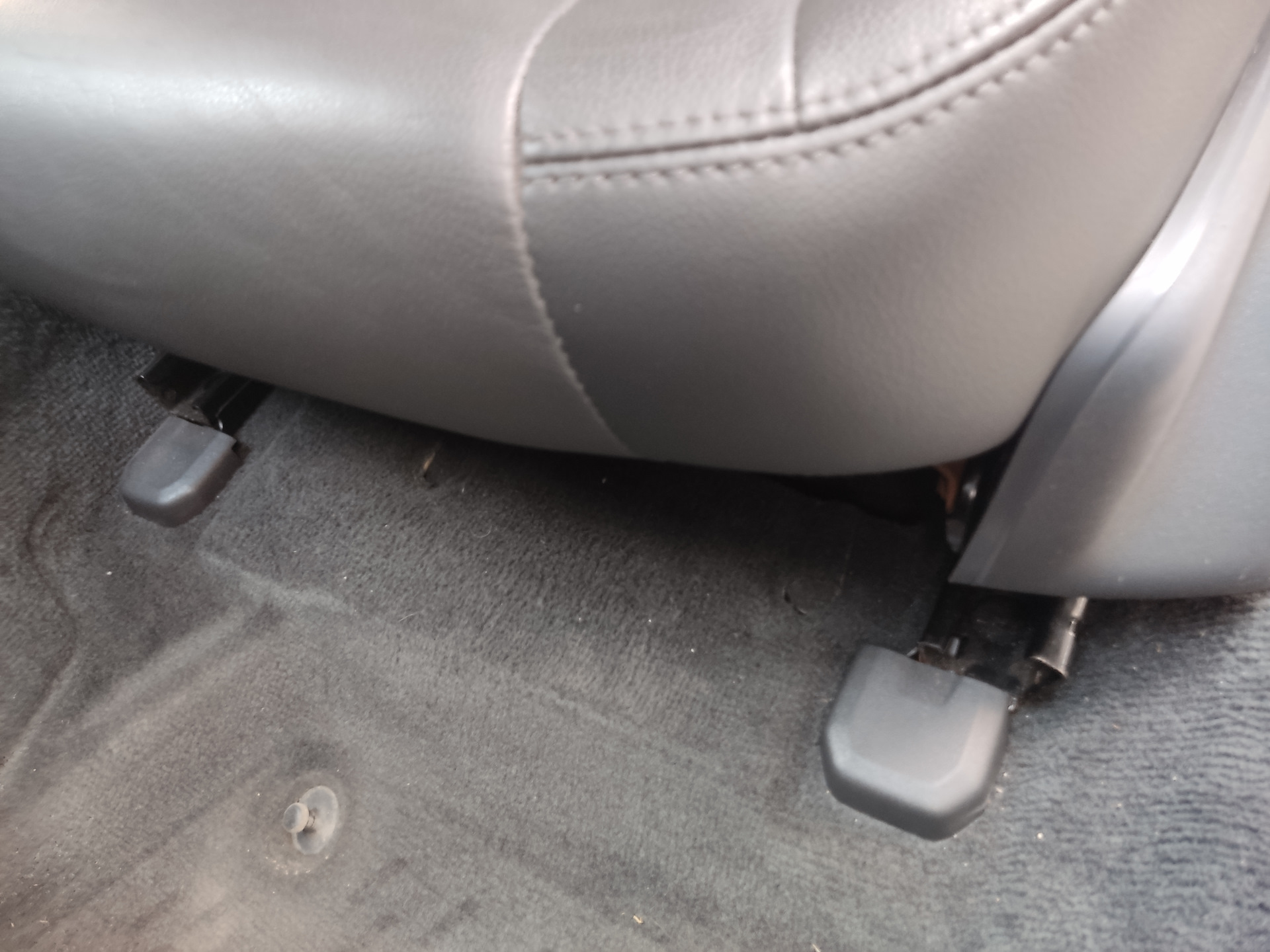 Люфт водительского сиденья Volvo s60 2 — Volvo S60 (2G), 2 л, 2015 года ...