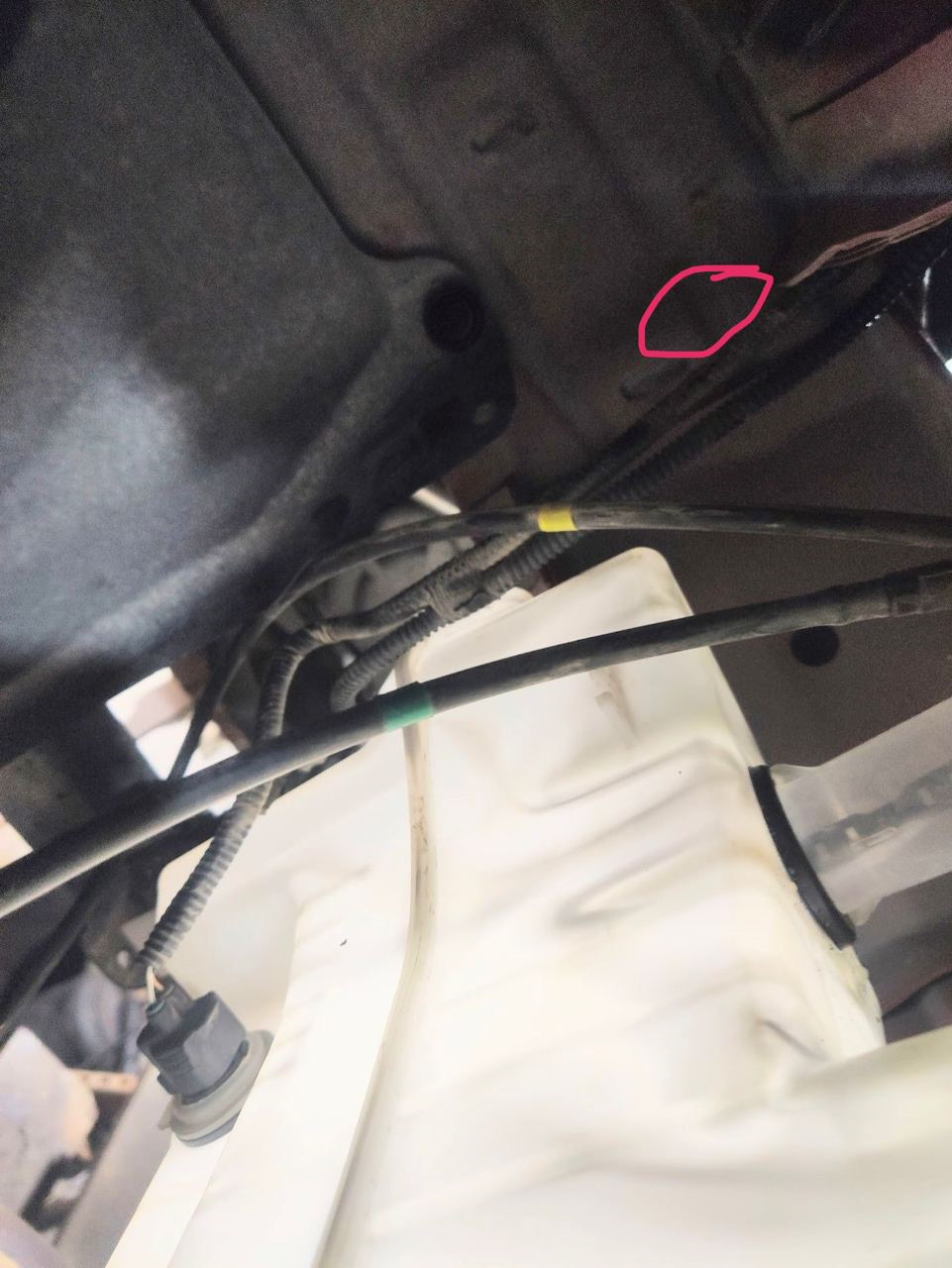 Датчик уровня омывателя. Washer Fluid Level. — Toyota Prius (50), 1,8 л ...