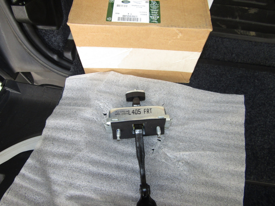 Шумоизоляция дверей.Новые ограничители дверей.Замена кнопок ...