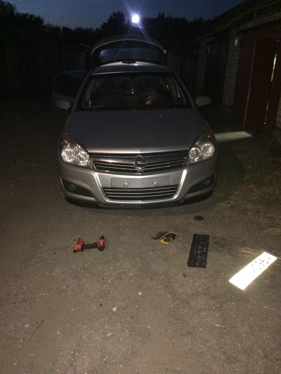 Ищу передний бампер — Opel Astra H, 1,8 л, 2008 года | запчасти | DRIVE2