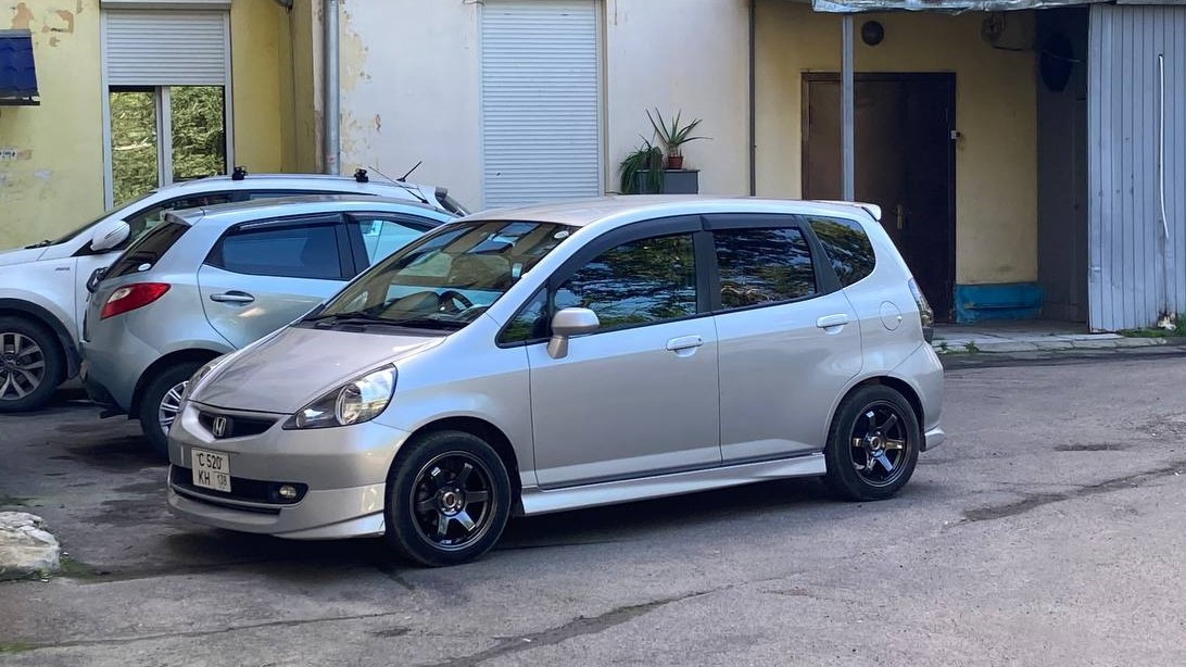 Honda Fit (1G) 1.3 бензиновый 2002 | Silver на DRIVE2