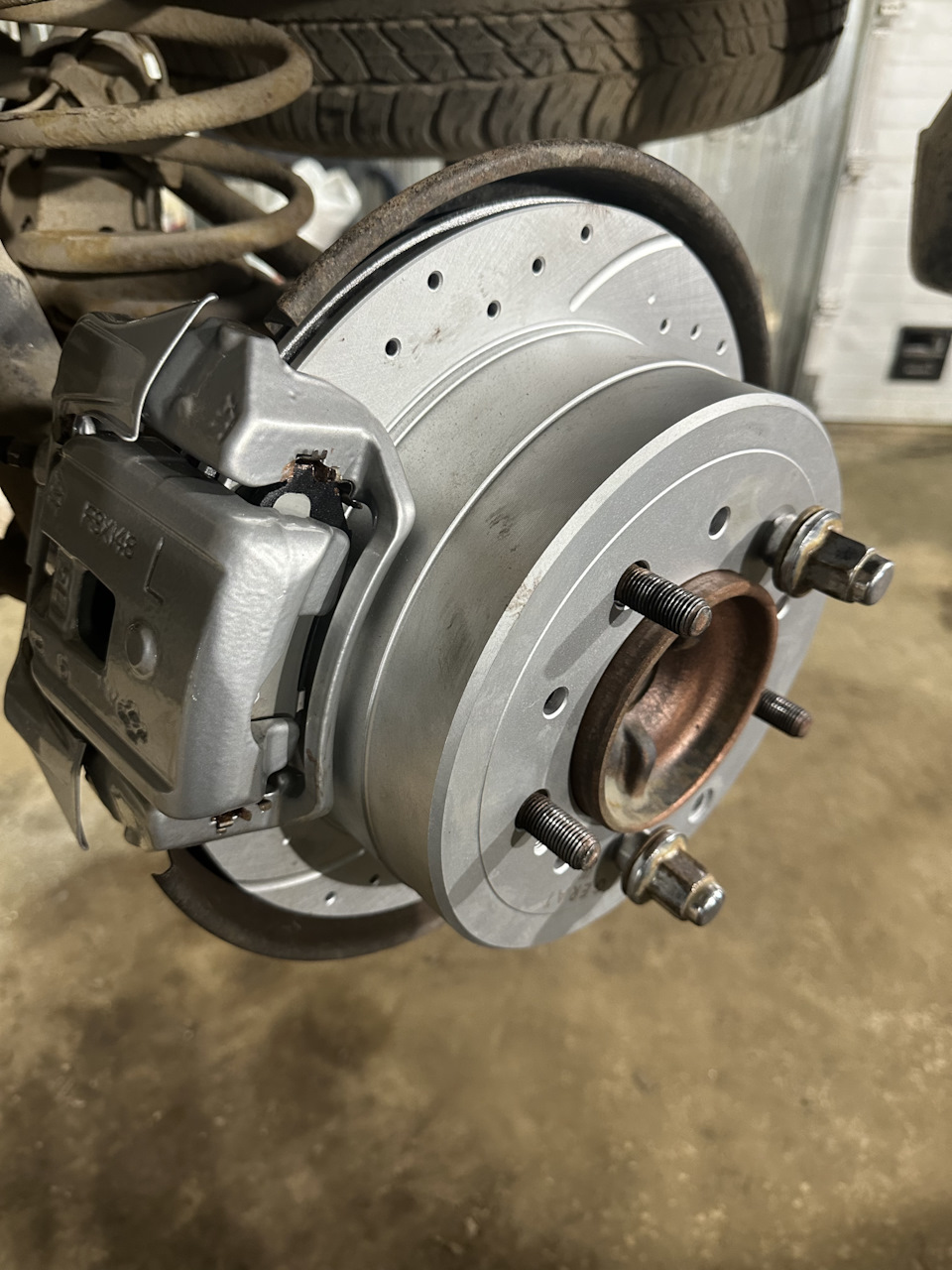 16. Обслуживание тормозной системы. — Toyota Land Cruiser 100, 4,7 л ...