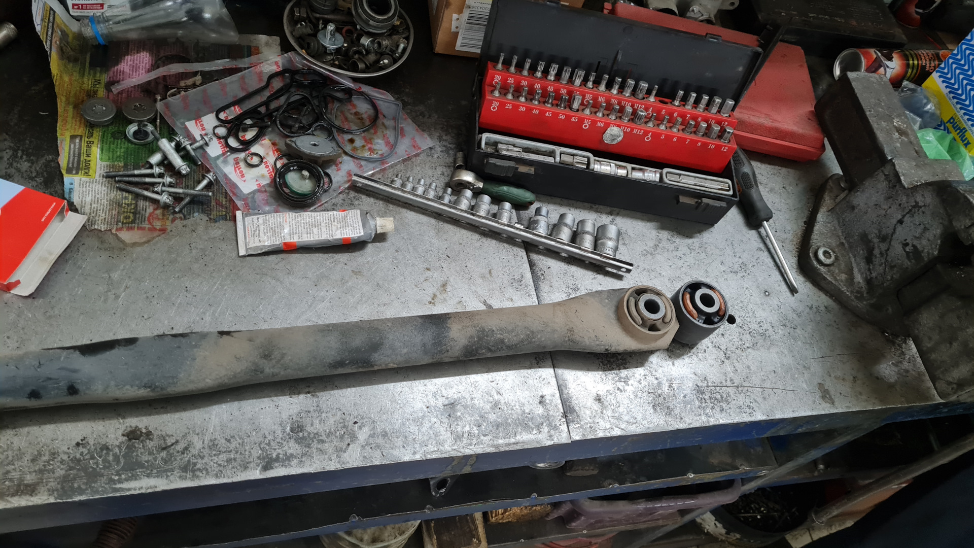 93. Замена сальника хвостовика кардана около муфты Haldex Freelander 2 ...