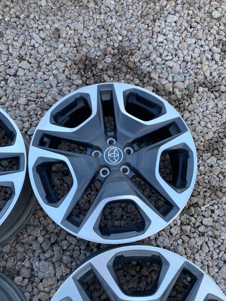 Литые диски Toyota 7,5Jx19 ET40 5x114,3 на Toyota Camry (XV70), Toyota ...