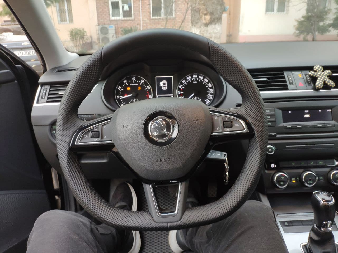 Новый руль (VAG 565 064 241 B CXA) — Skoda Octavia A7 Mk3, 1,8 л, 2014 года | тюнинг | DRIVE2