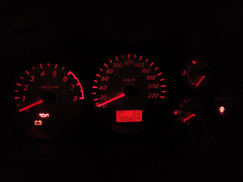 Замена ламп подсветки панели приборов — Mitsubishi Lancer IX, 1,6 л ...