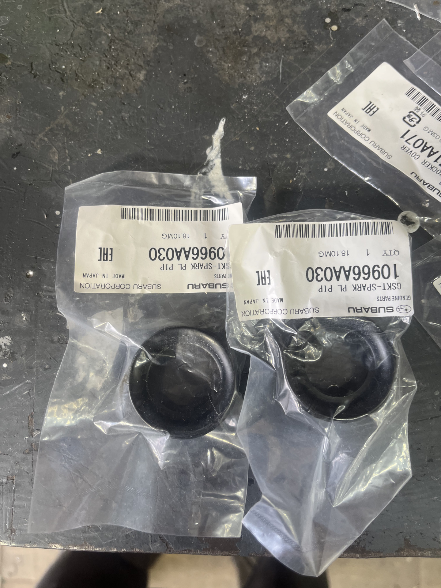 Прокладки клапанных крышек и заглушки распредвалов . — Subaru Forester ...