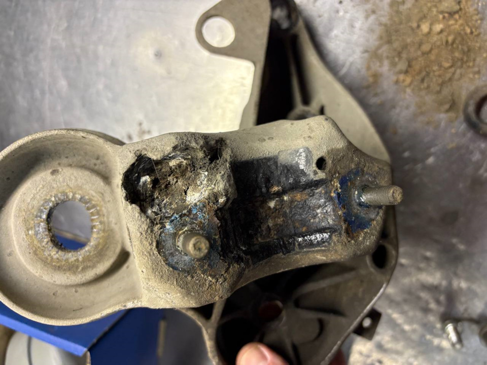 #3 — Downpipe + опоры двигателя и втулки стаба — Audi A6 Avant (C6), 2 ...