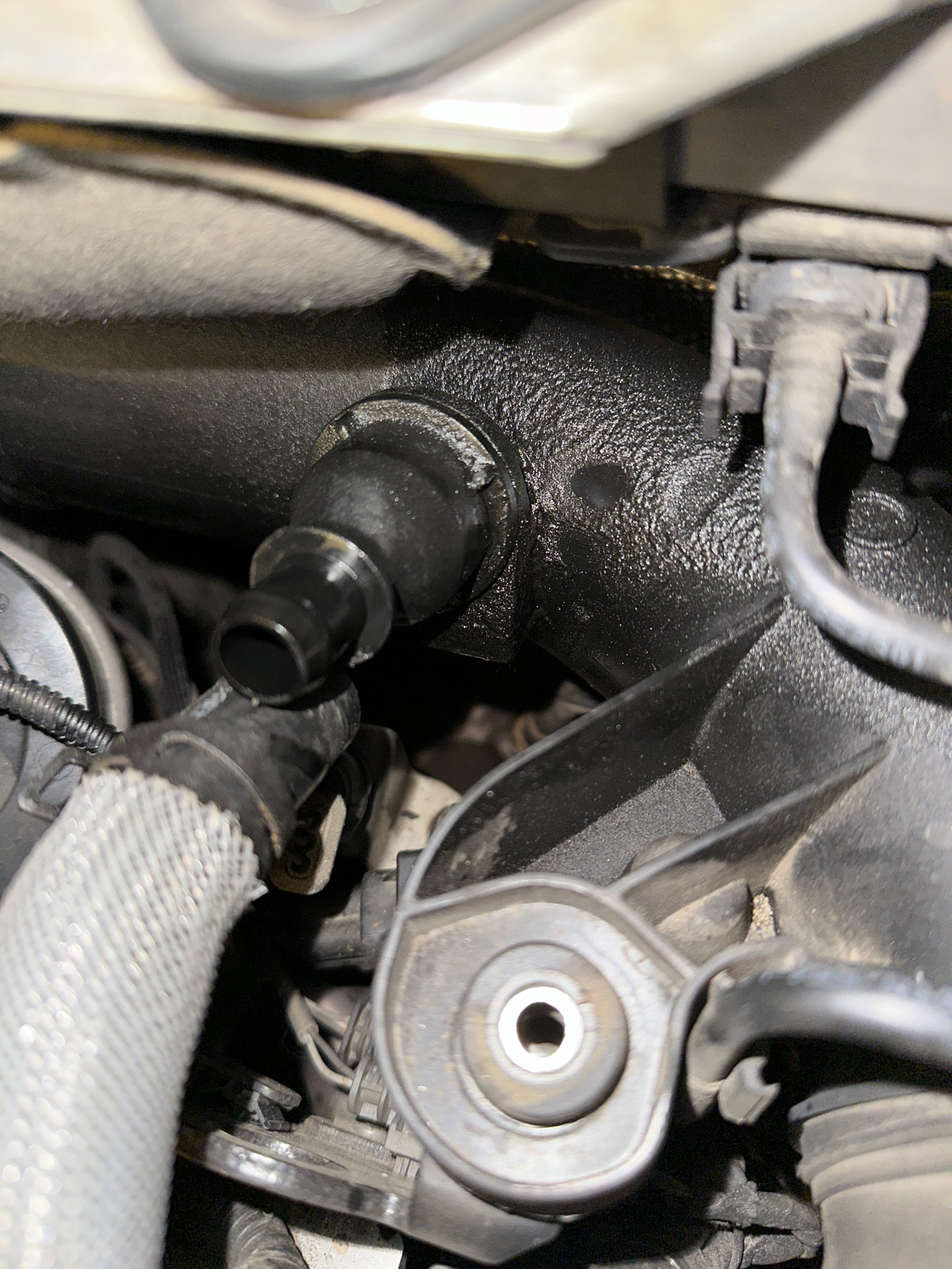 Замена патрубка и фонаря — Volvo V90 Cross Country, 2 л, 2019 года ...