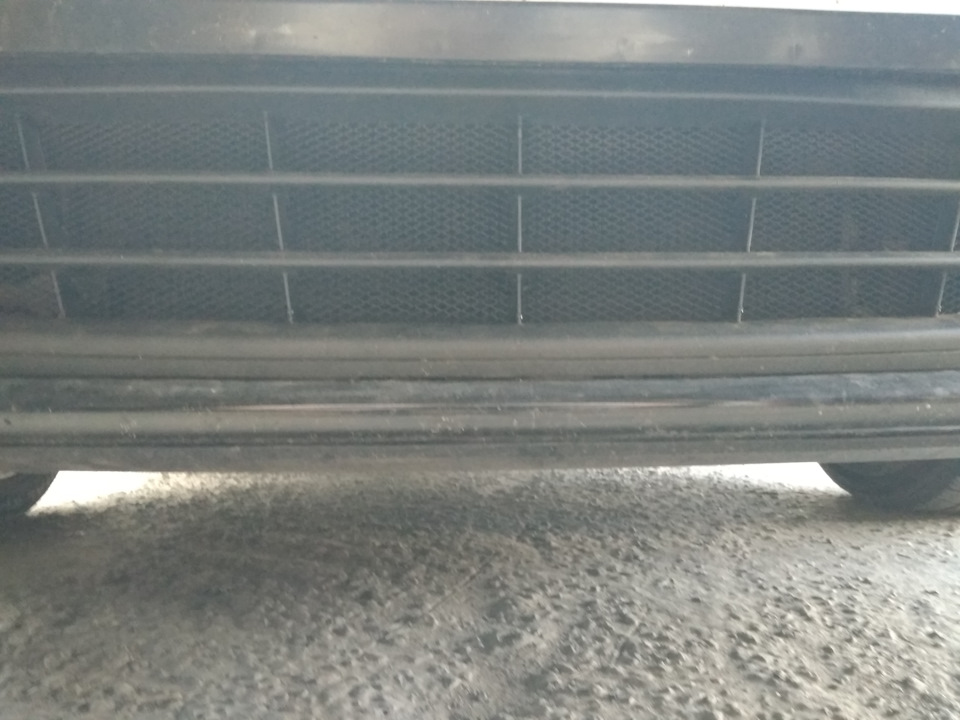 Сетка в решетку радиатора. — Volkswagen Jetta VI, 2 л, 2012 года ...