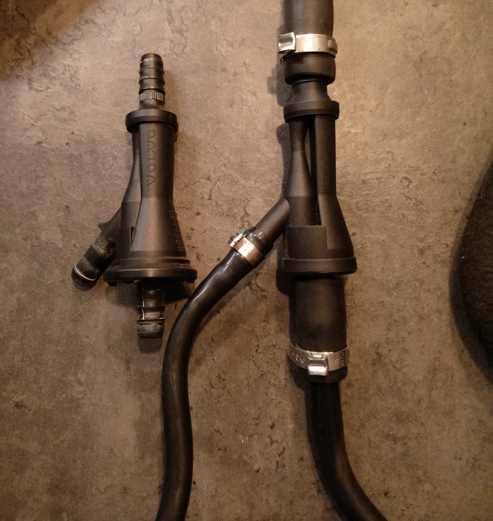 31201430 Вакуумная трубка и эжекционный насос — Volvo C30, 2,4 л, 2007 ...