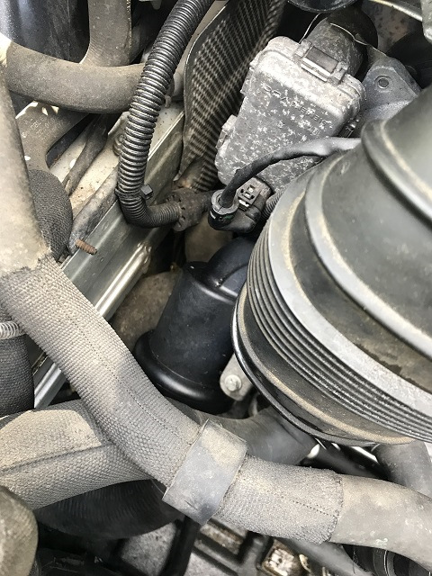 Замена уплотнительного кольца шланга интеркуллера Mercedes-Benz C-class ...