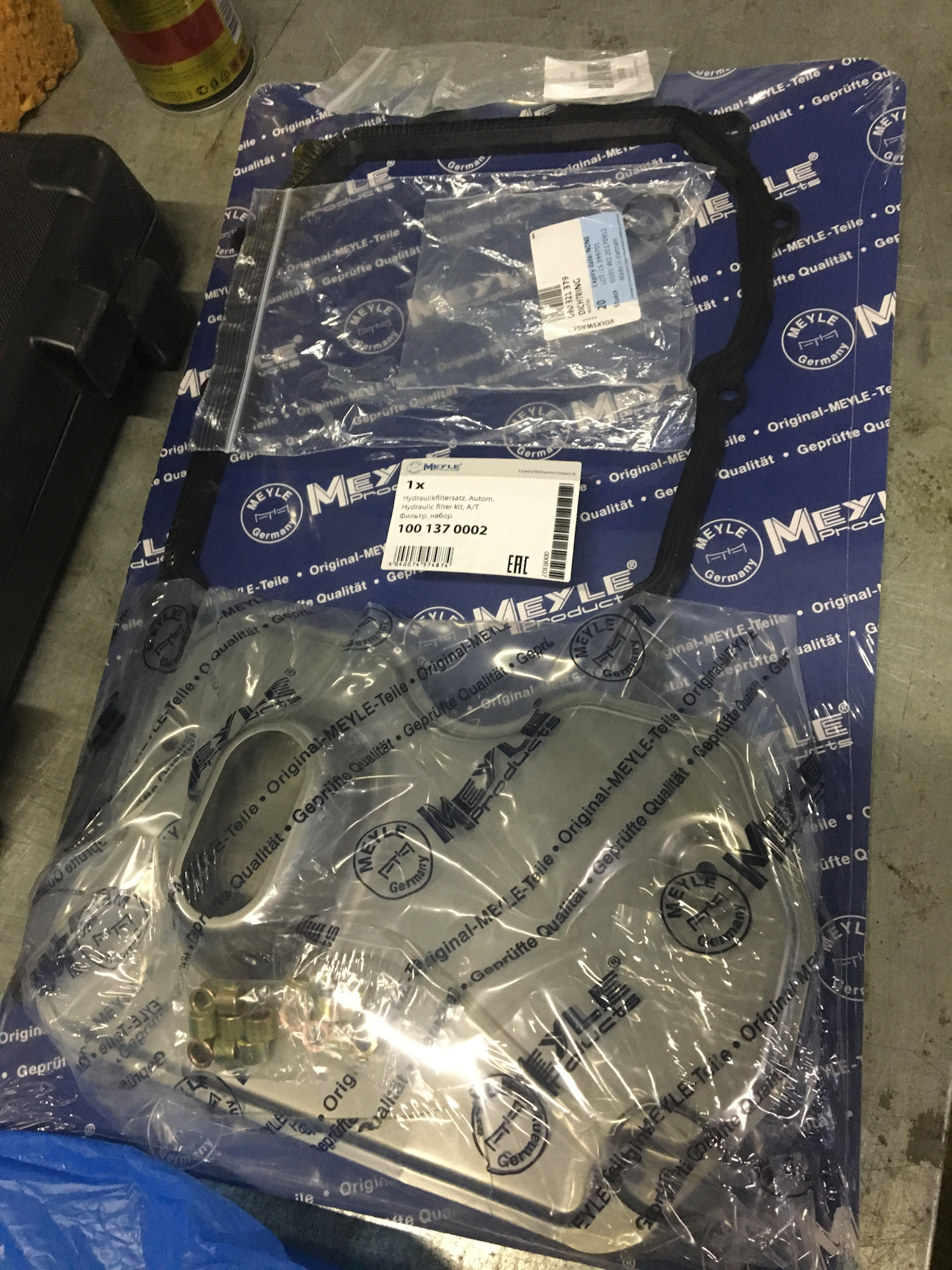 Замена масла в коробке — Volkswagen Touareg (1G), 3,2 л, 2006 года ...